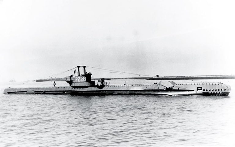 HMS SPLENDID – The Submarine Family